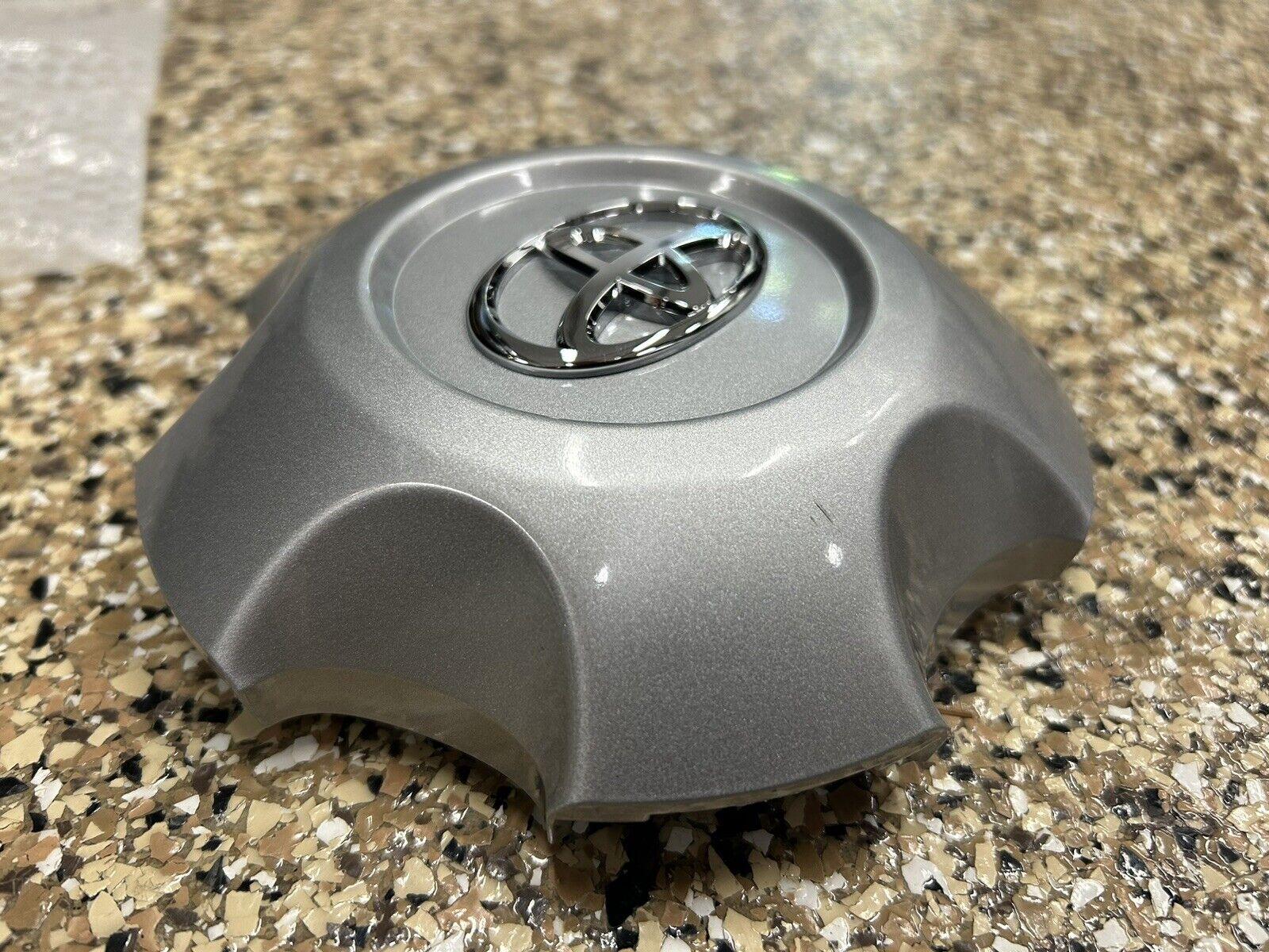 SOLD - Used 200 Series Toyota Genuine 4260B-60030 Land Cruiser Center ...