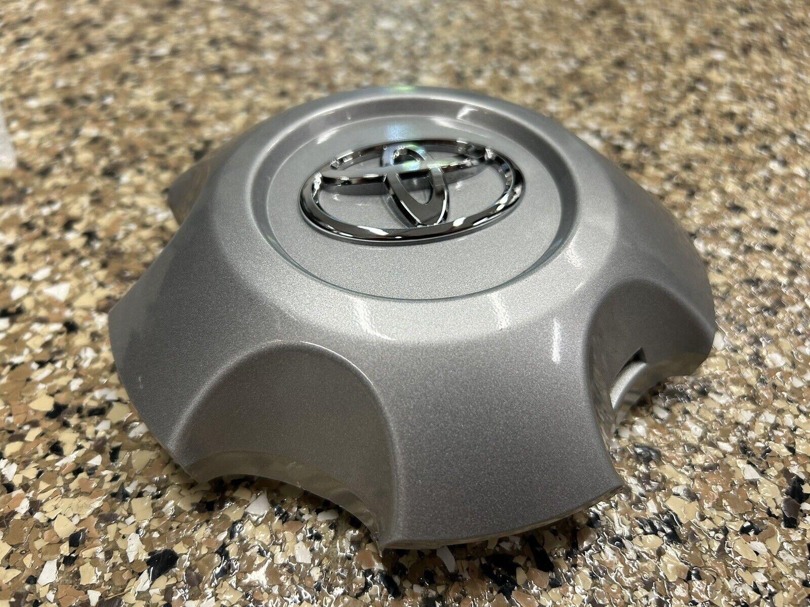 SOLD - Used 200 Series Toyota Genuine 4260B-60030 Land Cruiser Center ...